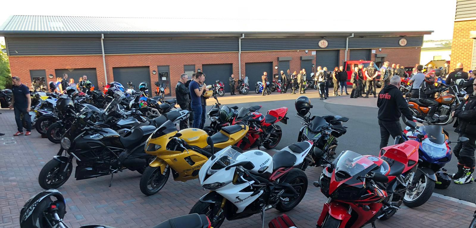 MC-HUB Darwen | Motorcycle clothing & Accessories Blackburn